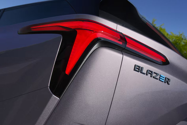 2025 Chevrolet Blazer EV vs VW ID.4: Range & Comfort Compared - DG Motors